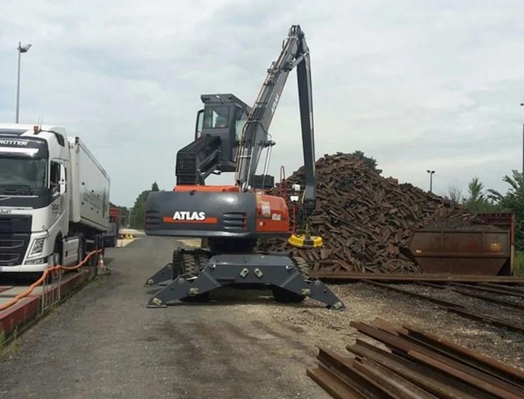 Atlas 300 MH Material Handler | New Equipment | Kirby-Smith