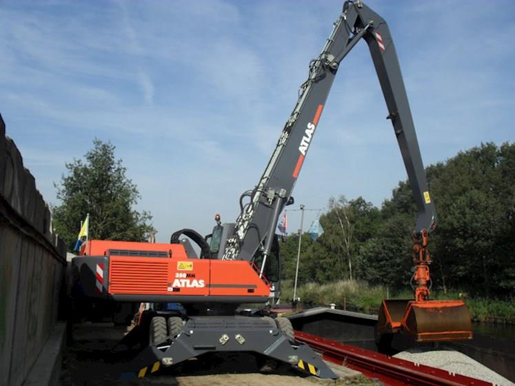 Atlas 350 MH Material Handler | New Equipment | Kirby-Smith