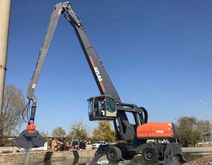 Atlas 520 MH Material Handler | New Equipment | Kirby-Smith