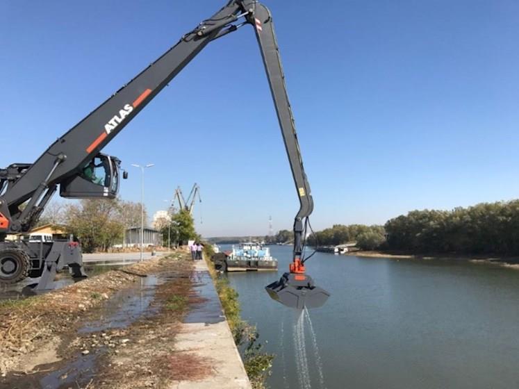 Atlas 520 MH Material Handler | New Equipment | Kirby-Smith