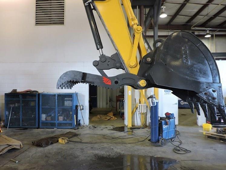 Solesbee’s Excavator Hydraulic Progressive Link Thumb | New Equipment ...