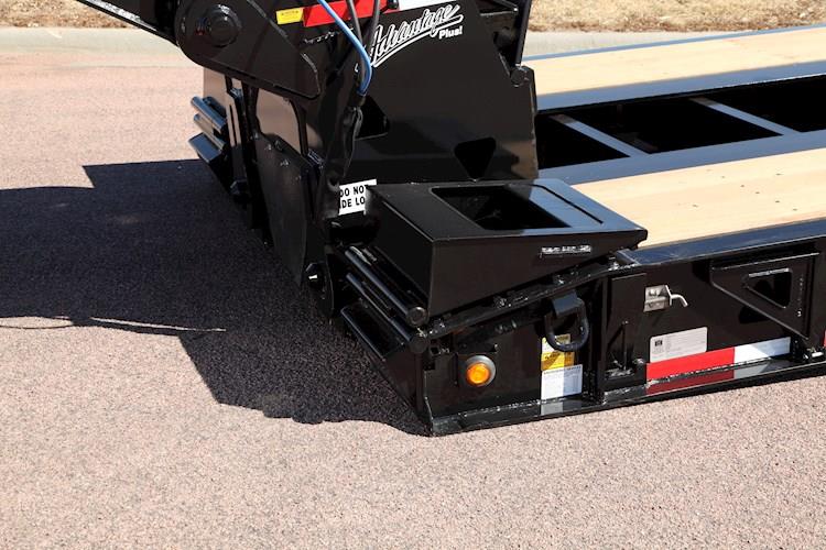 Trail King HDG Hydraulic Detachable Gooseneck Trailer | Equipment ...