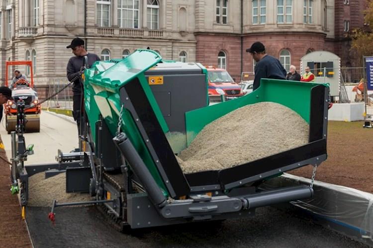Vogele Super 700i Asphalt Paver | Kirby-Smith Machinery – Compact ...