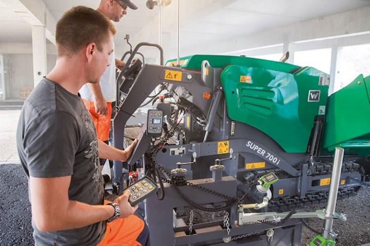 Vogele Super 700i Asphalt Paver | Kirby-Smith Machinery – Compact ...