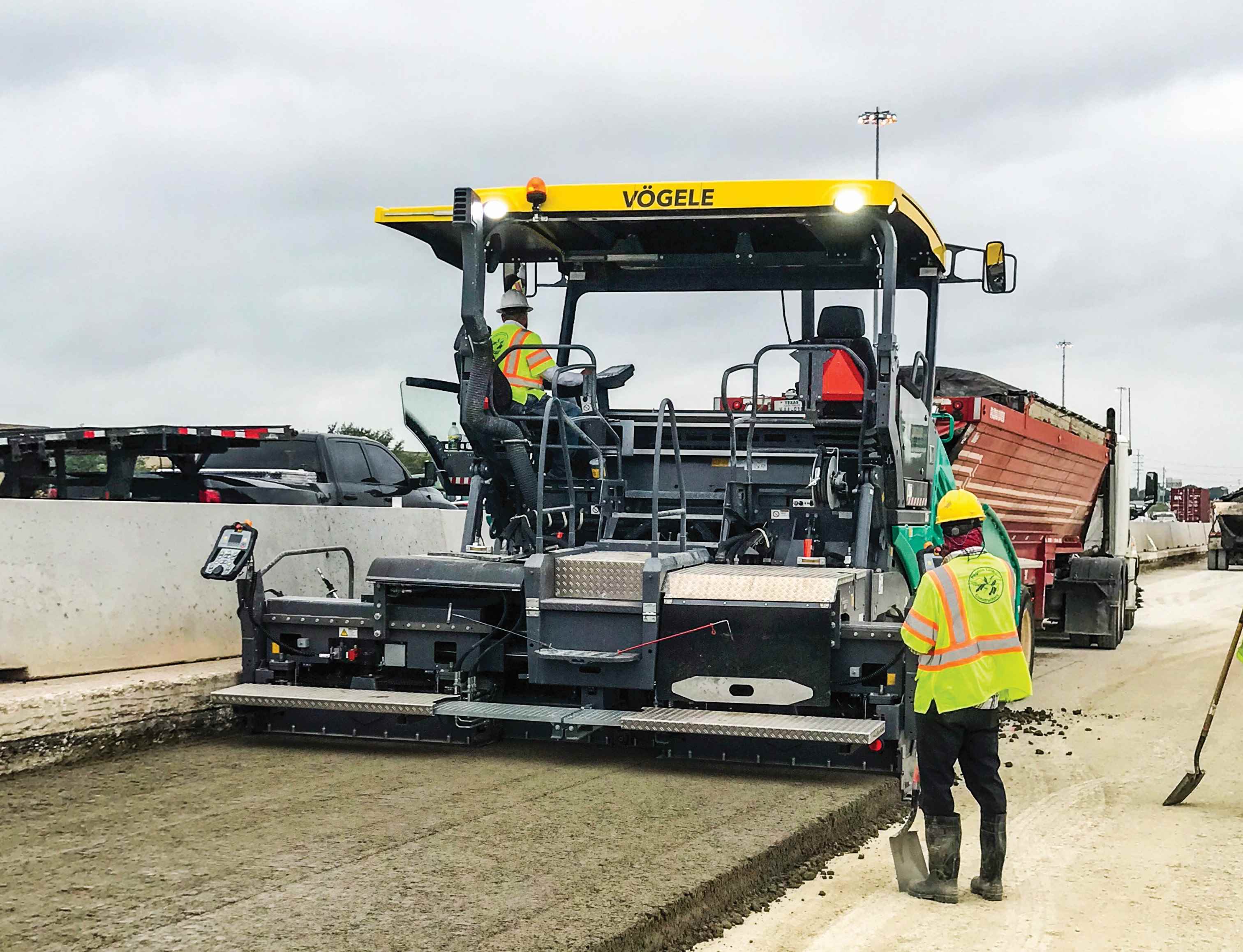 Paving Corner: New VÖGELE high-compaction screeds increase versatility ...